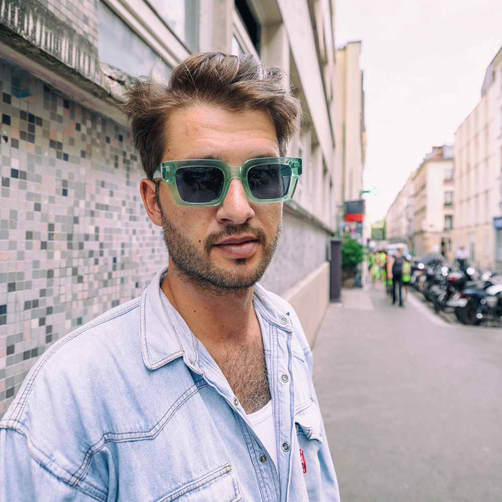 LEON PHAL – Sony Music Store